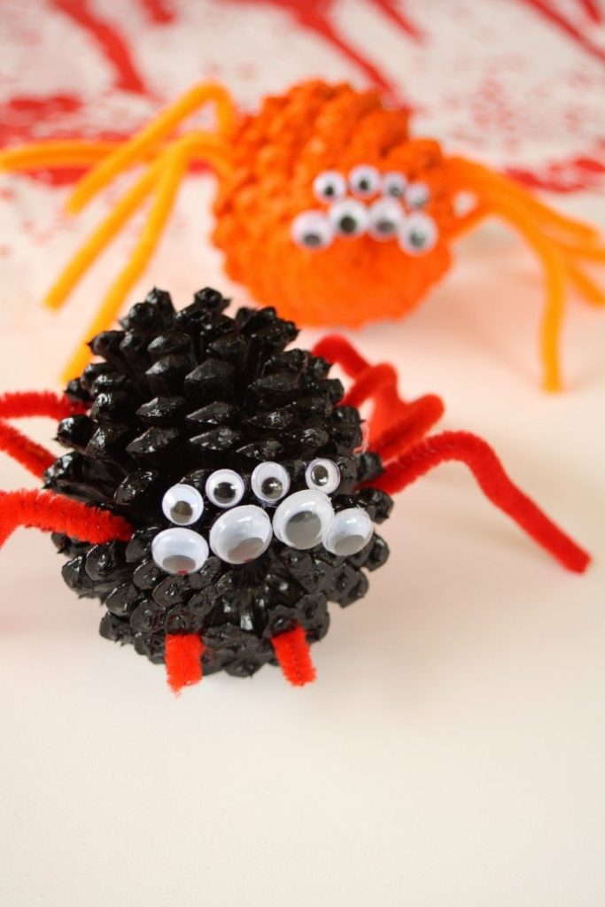 18 Fun and easy Halloween crafts for kids - Moms Can Create